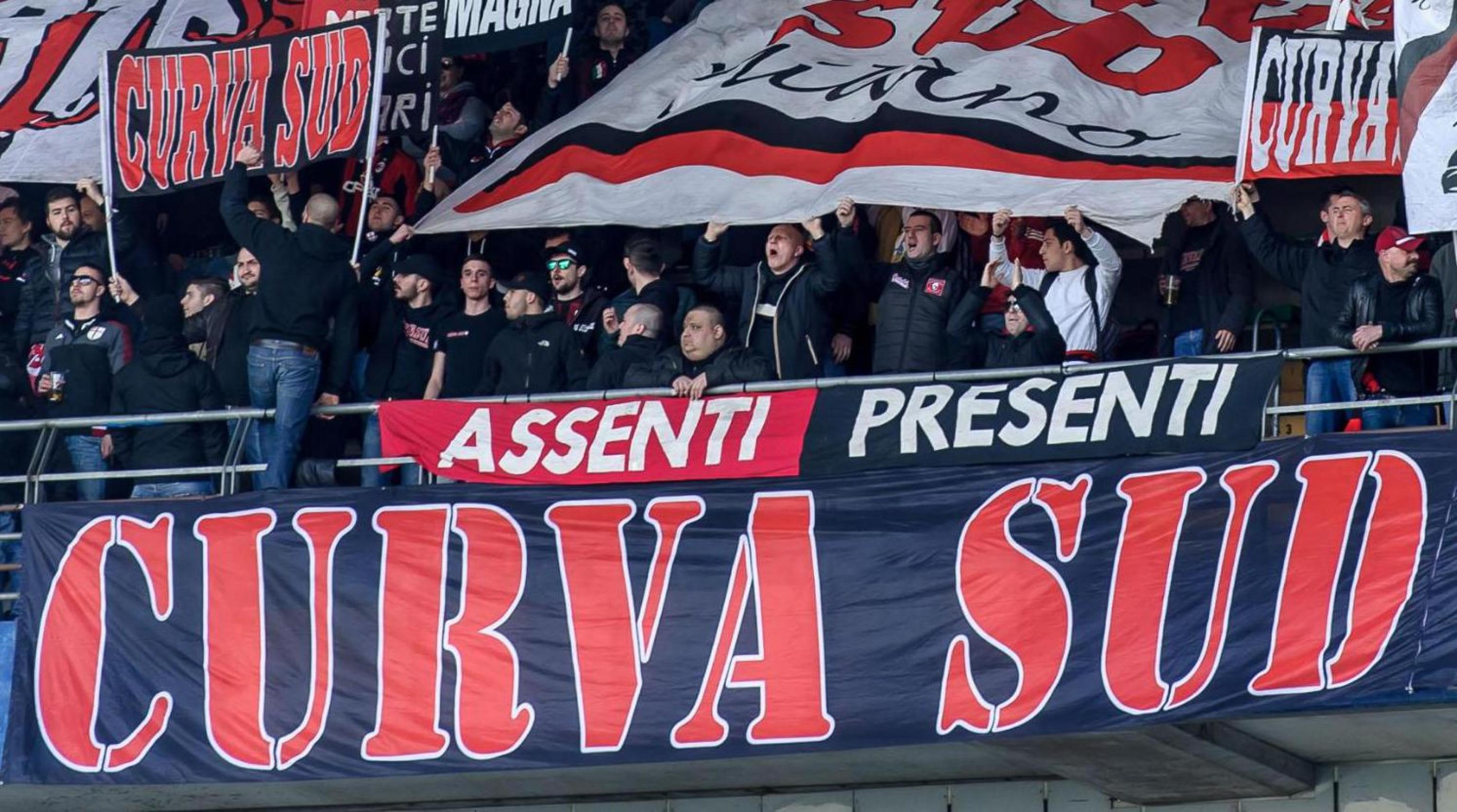 Calcio: Curva Milan annuncia contestazione davanti sede club