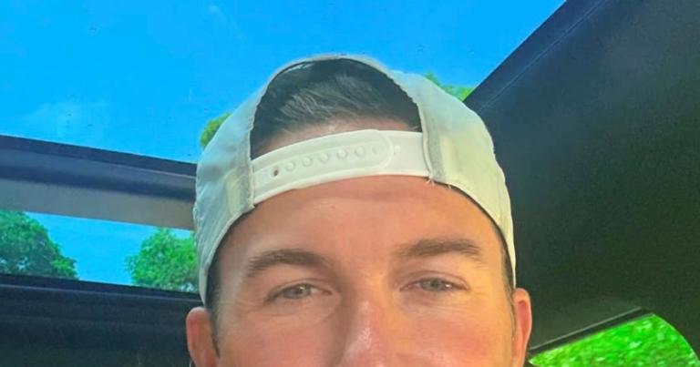 “Never Let Em Know Your Next Move...”: Riley Green Shocks Fans By ...