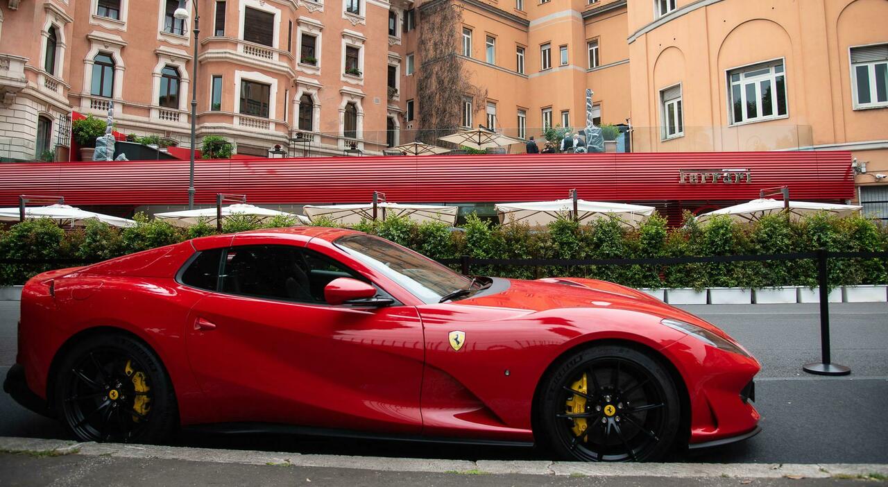 Ferrari rivoluziona i suoi concessionari: lo showroom Samocar di Roma ...