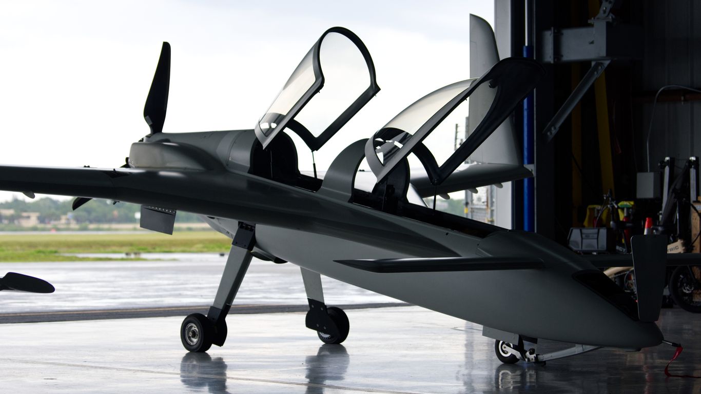 Red 6 targets pilot training woes with airborne augmented reality