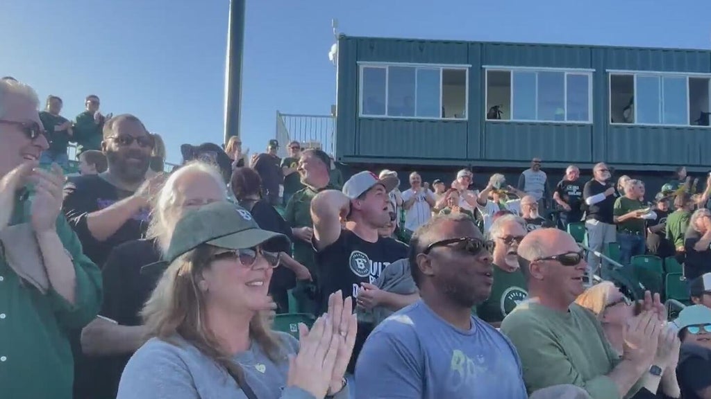Fans pack Raimondi Park for Oakland Ballers' season opener