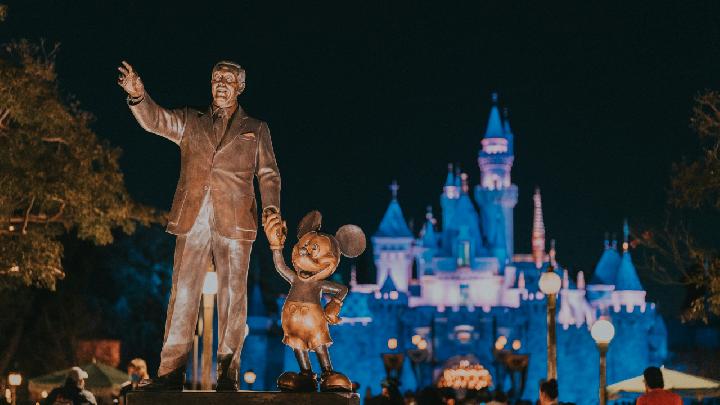 Disney Menaikkan Harga Tiket Masuk Taman Hiburannya