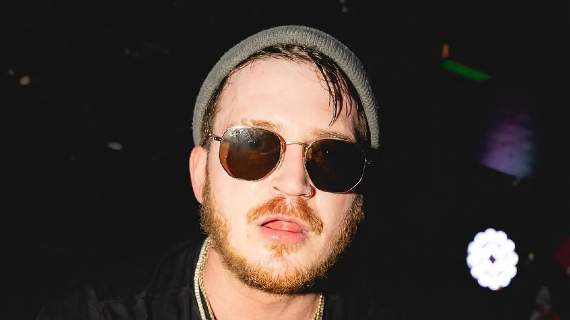 Morre Adam Ramey, vocalista da banda Dropout Kings, aos 31 anos