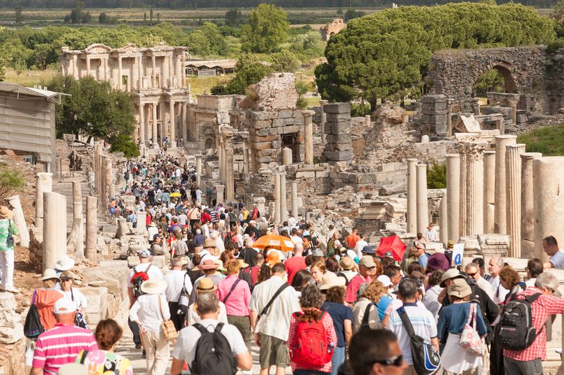 Foreign Office issues Turkey travel warning after UK tourists die