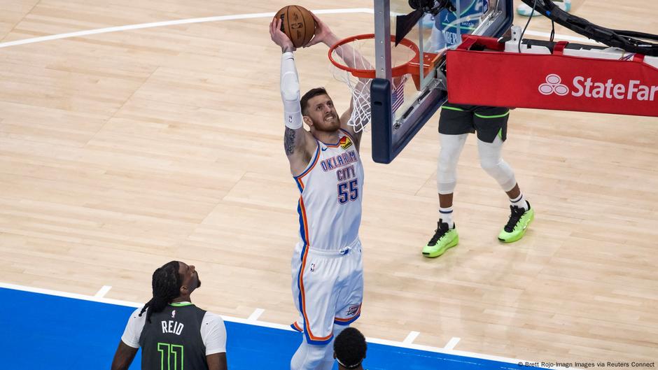 Isaiah Hartenstein becomes second German to win NBA title