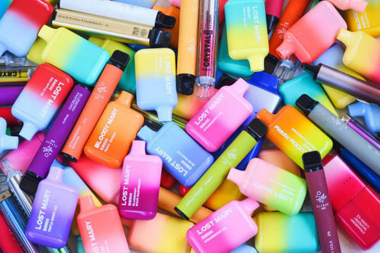 When does the UK's disposable vape ban start and what happens if you ...