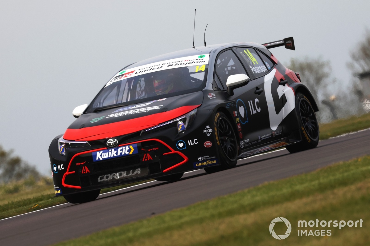 BTCC starlet Pearson taken under Huff's wing