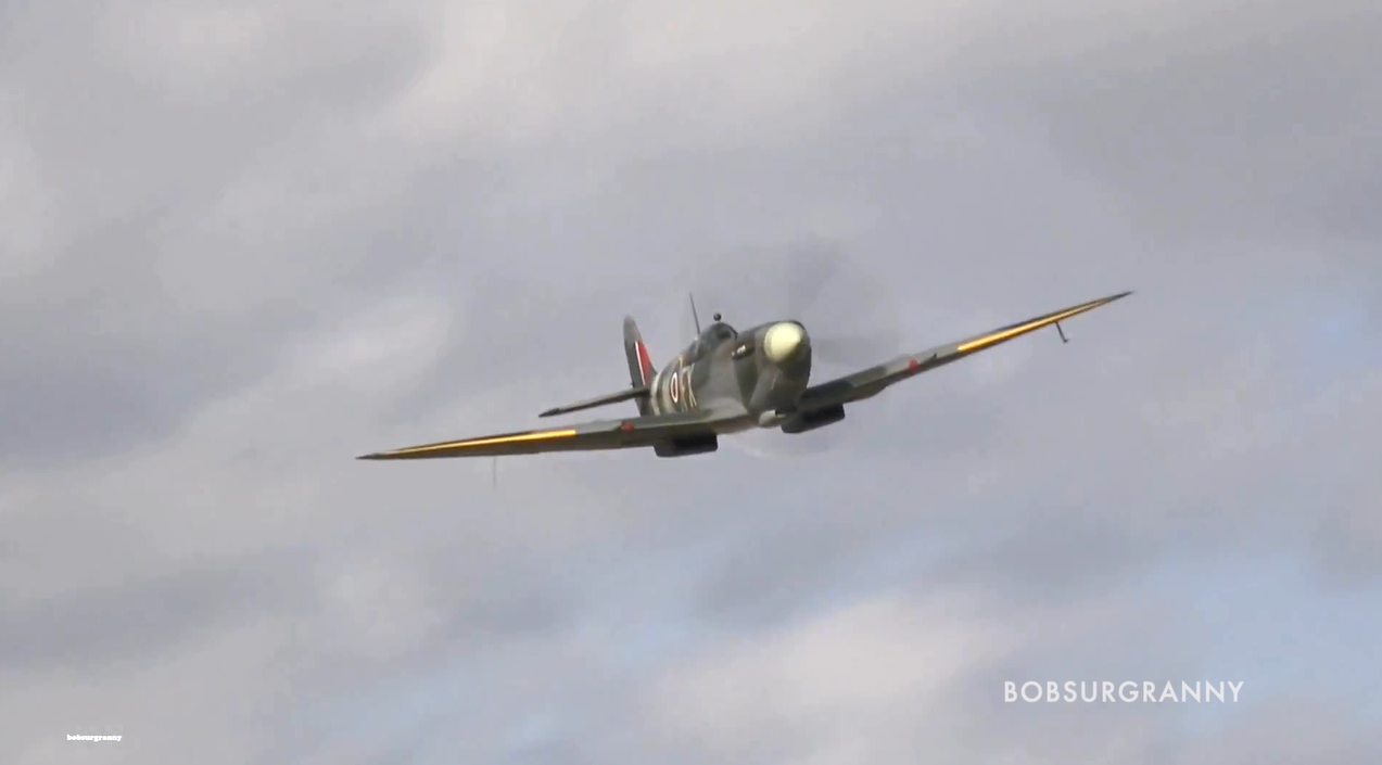 Spitfire Swoops from the Sunlight in a Jaw-Dropping Airshow Moment
