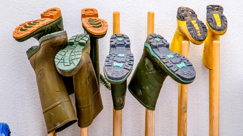 Repurpose An Old Boot Rack Into A Clever Storage Solution With One ...
