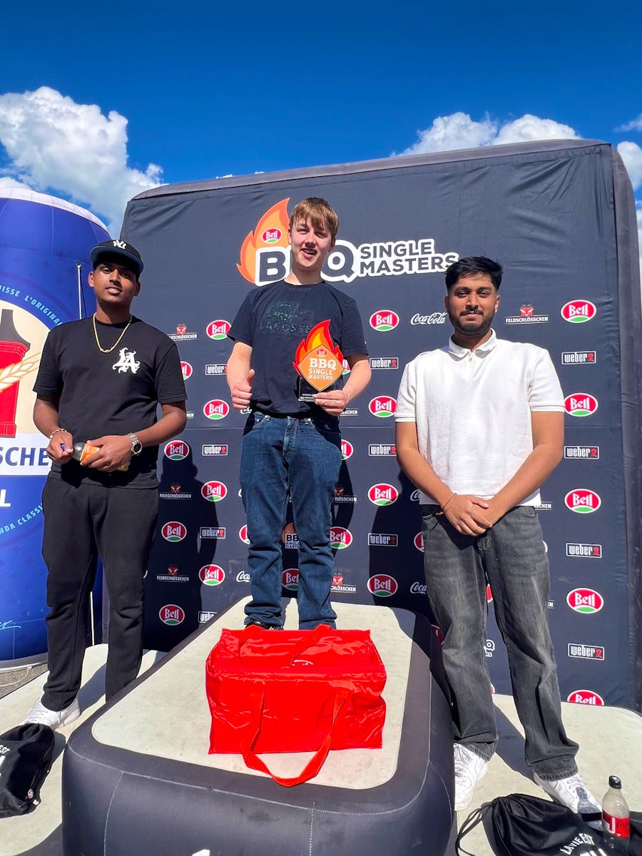 Grill-Champion (16) schüttelt Kopf über Essregeln an Uni-Mensen