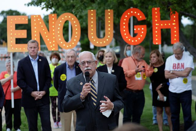 Virginia Rep. Gerry Connelly Dies at 75 After Sharing Cancer Update ...