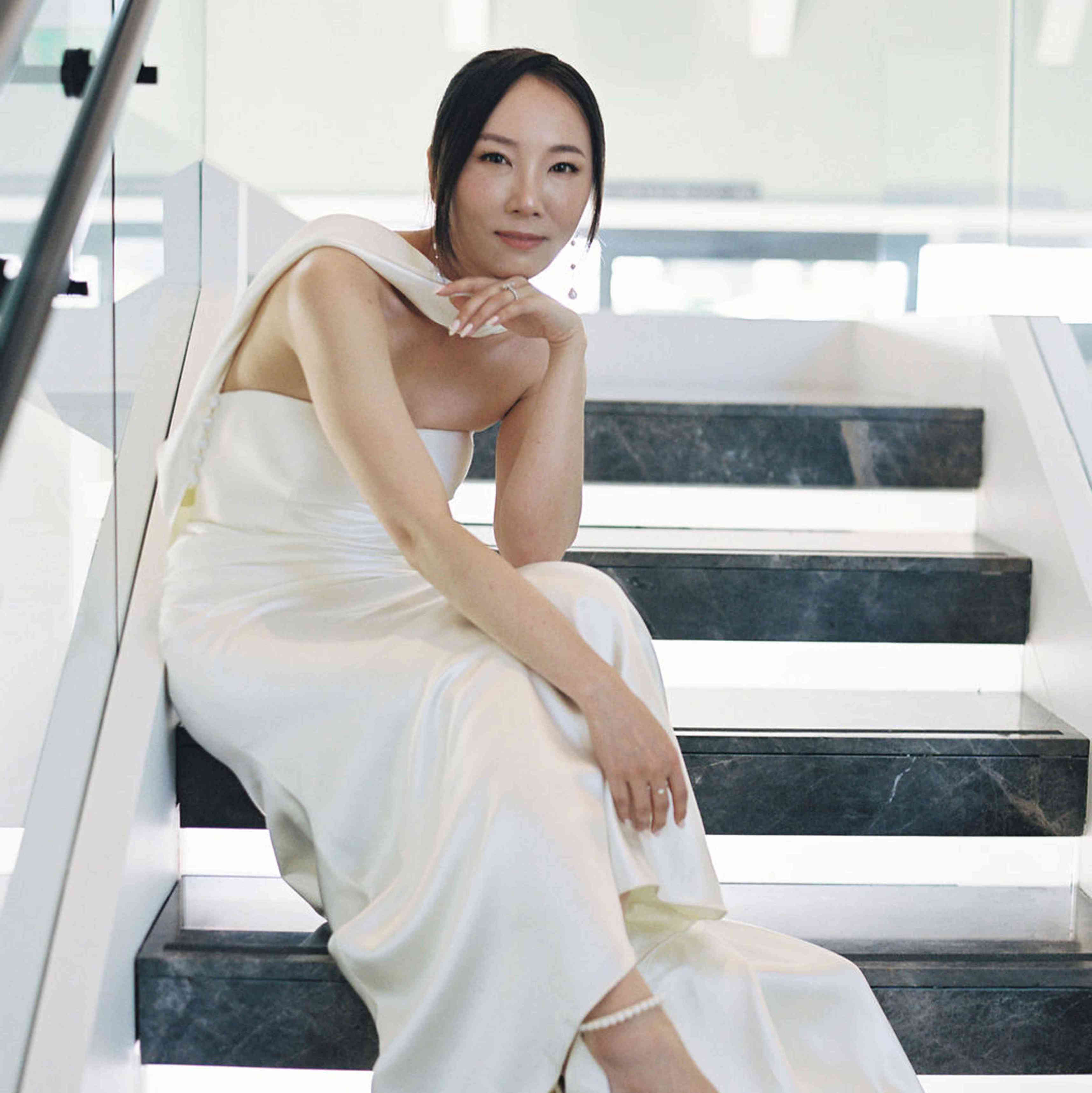 The neck scarf is the latest trending bridal accessory—here's how to ...