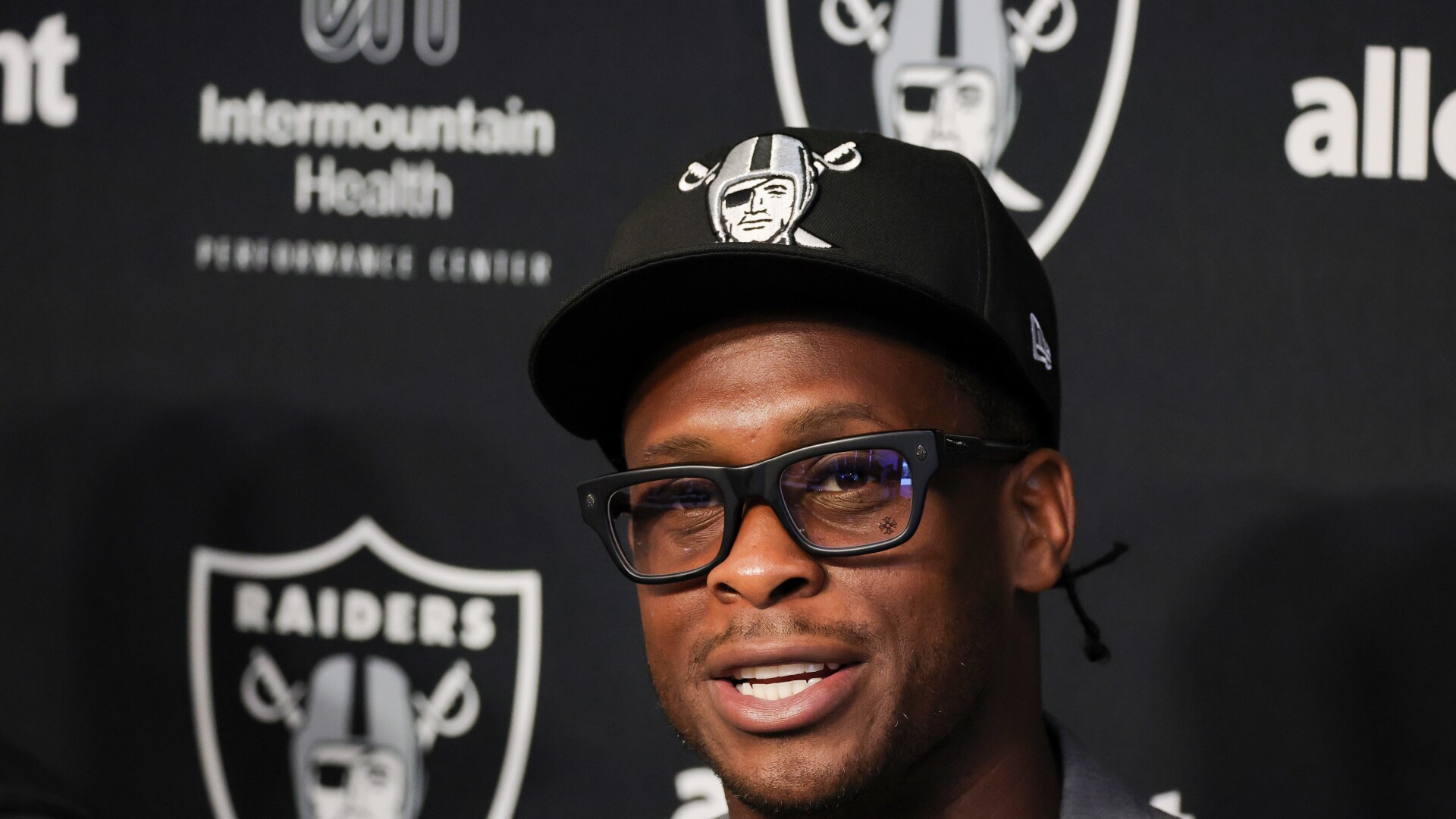 Geno Smith: It's been a smooth transition to Chip Kelly's offense