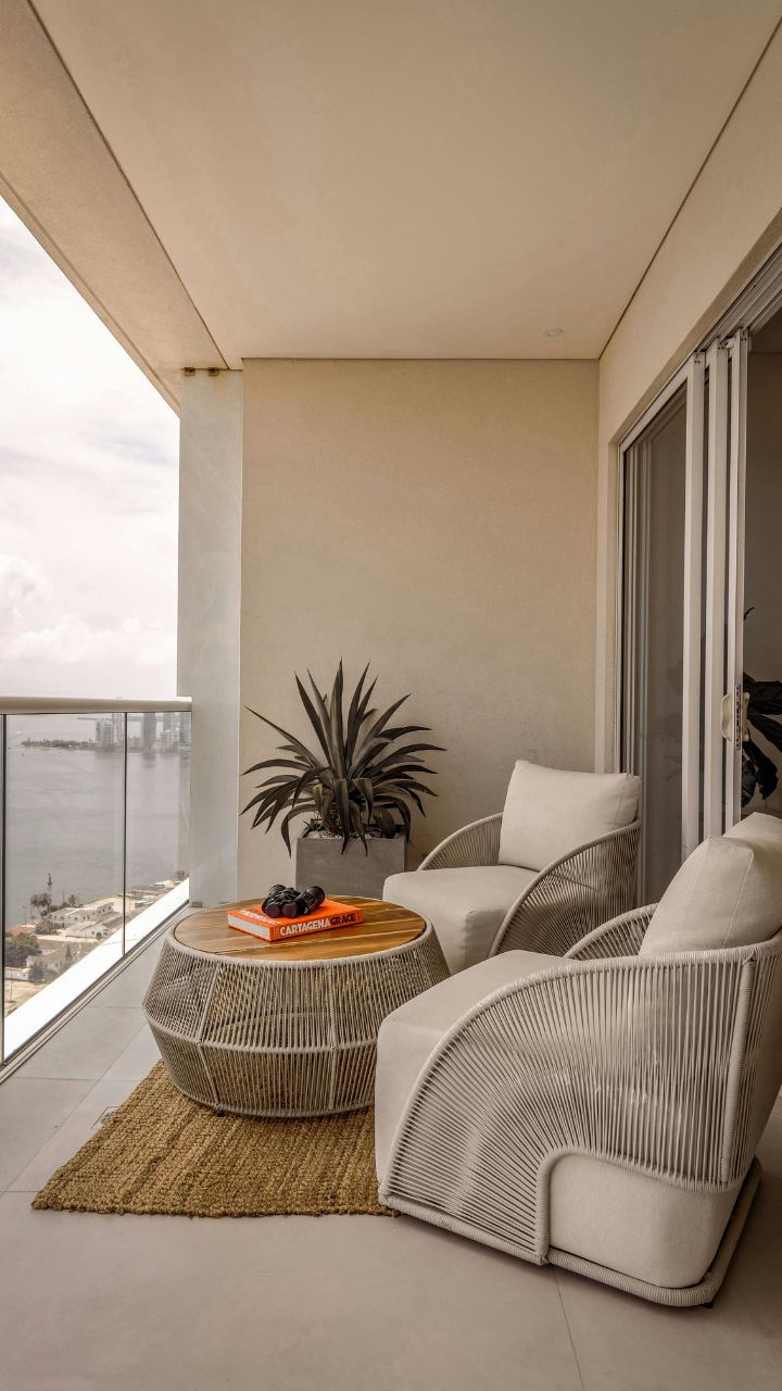 10 most beautiful balconies of Bollywood actors