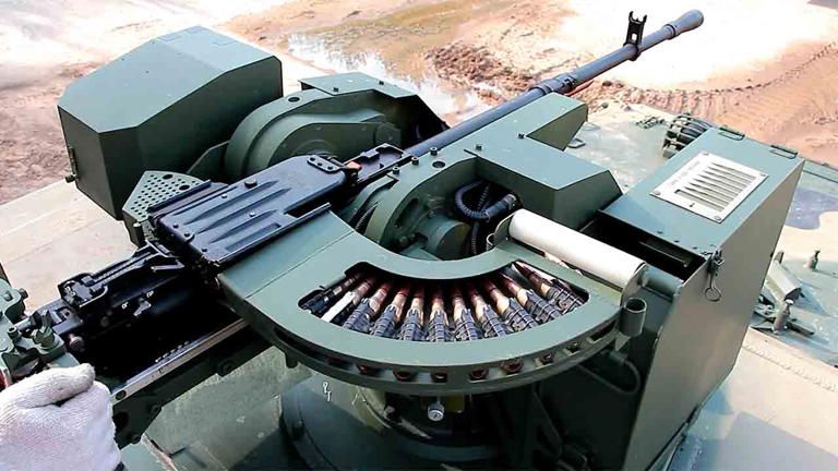 Video: Rusland start tests met het nieuwe amfibische pantservoertuig BT-3F