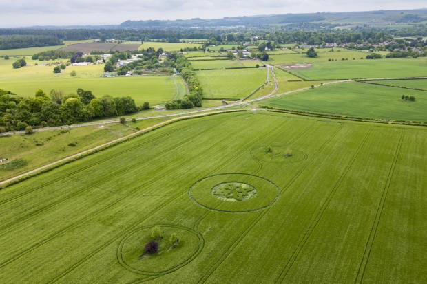 Photos show crop circles appearing in Wiltshire