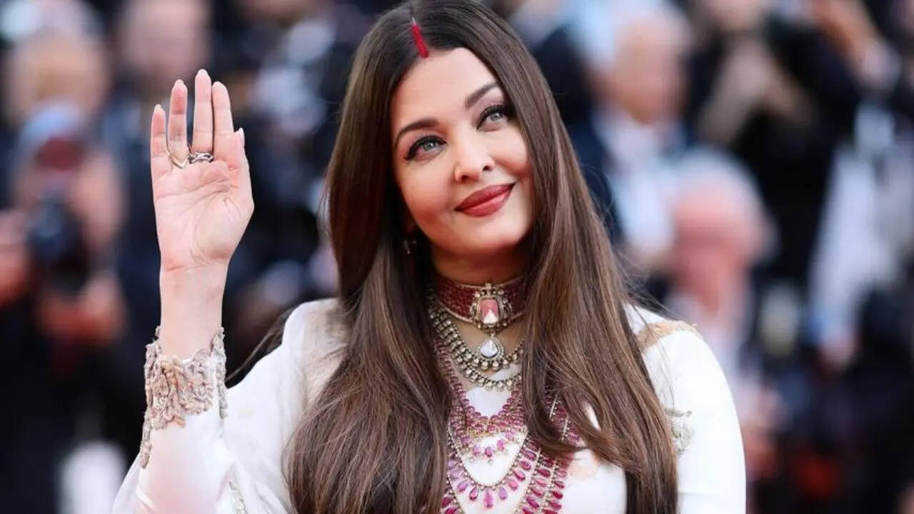 Aishwarya Rai Bachchan's Cannes Look: Operation Sindoor Or Shutting Divorce Rumours? Internet ...