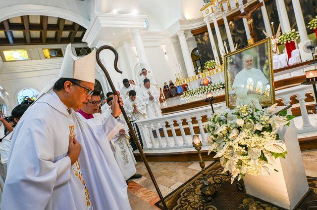 Cardinal David reflects on conclave experience