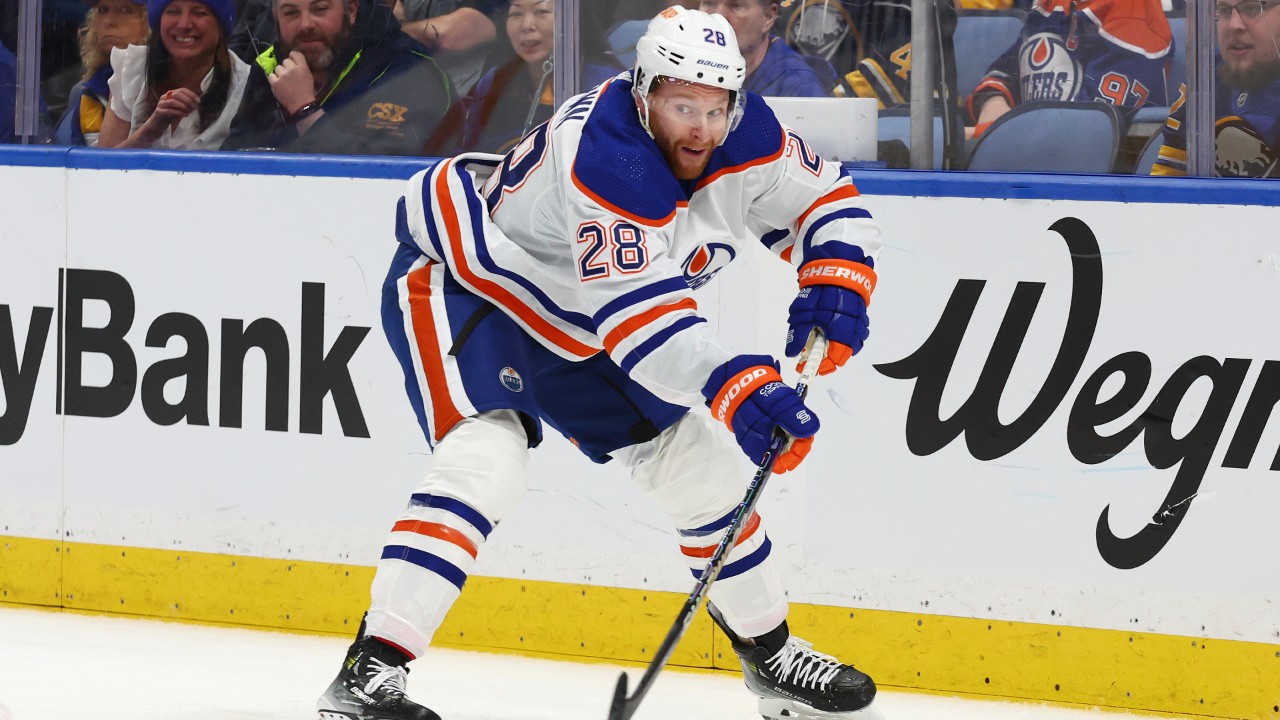 Oilers’ Connor Brown remains in lineup for Game 2 vs. Stars