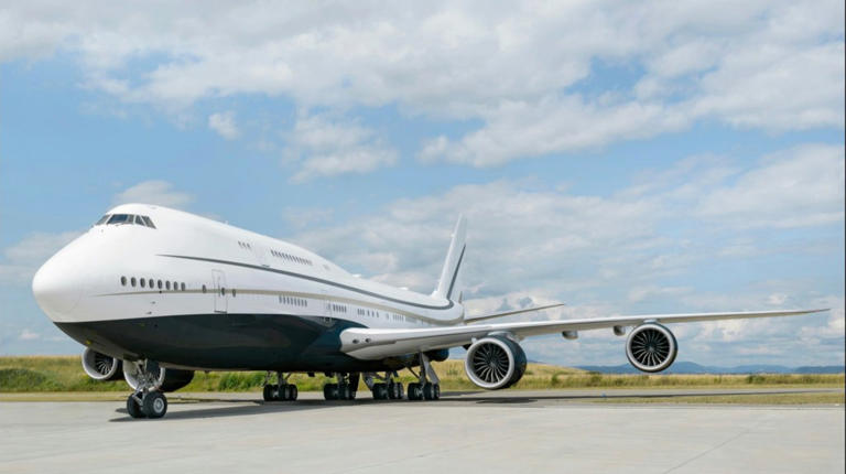 Pentagon formally accepts $400 million ‘palace in the sky’ jet from ...