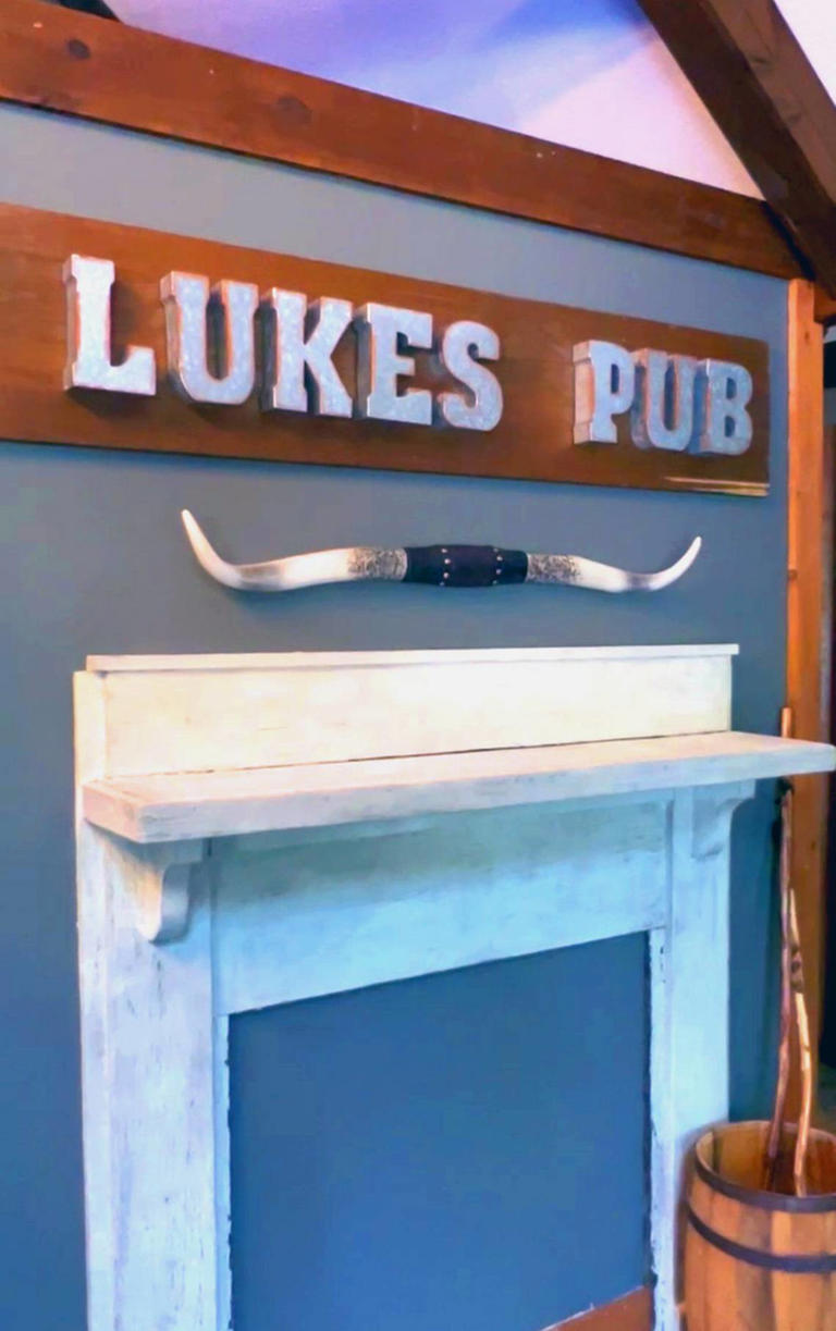 ‘Smiles, nothing but smiles.' How 3 friends reopened Luke's Pub in ...