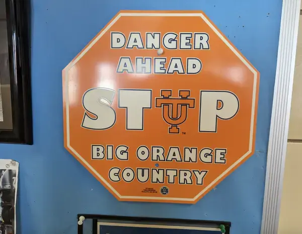 35 Hilariously Bad Logo Design Fails That Missed The Mark By A Country Mile