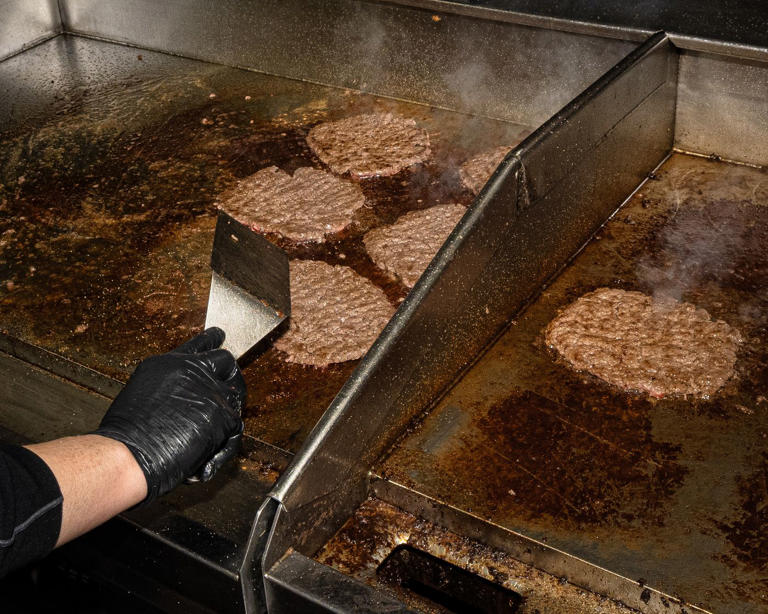 Eastern Washington’s Most Legendary Burger Joint Keeps Yakima Fed After ...