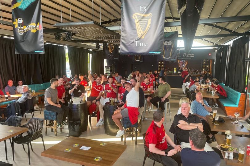 'Incredible atmosphere' - Manchester United and Spurs fans at Dublin ...