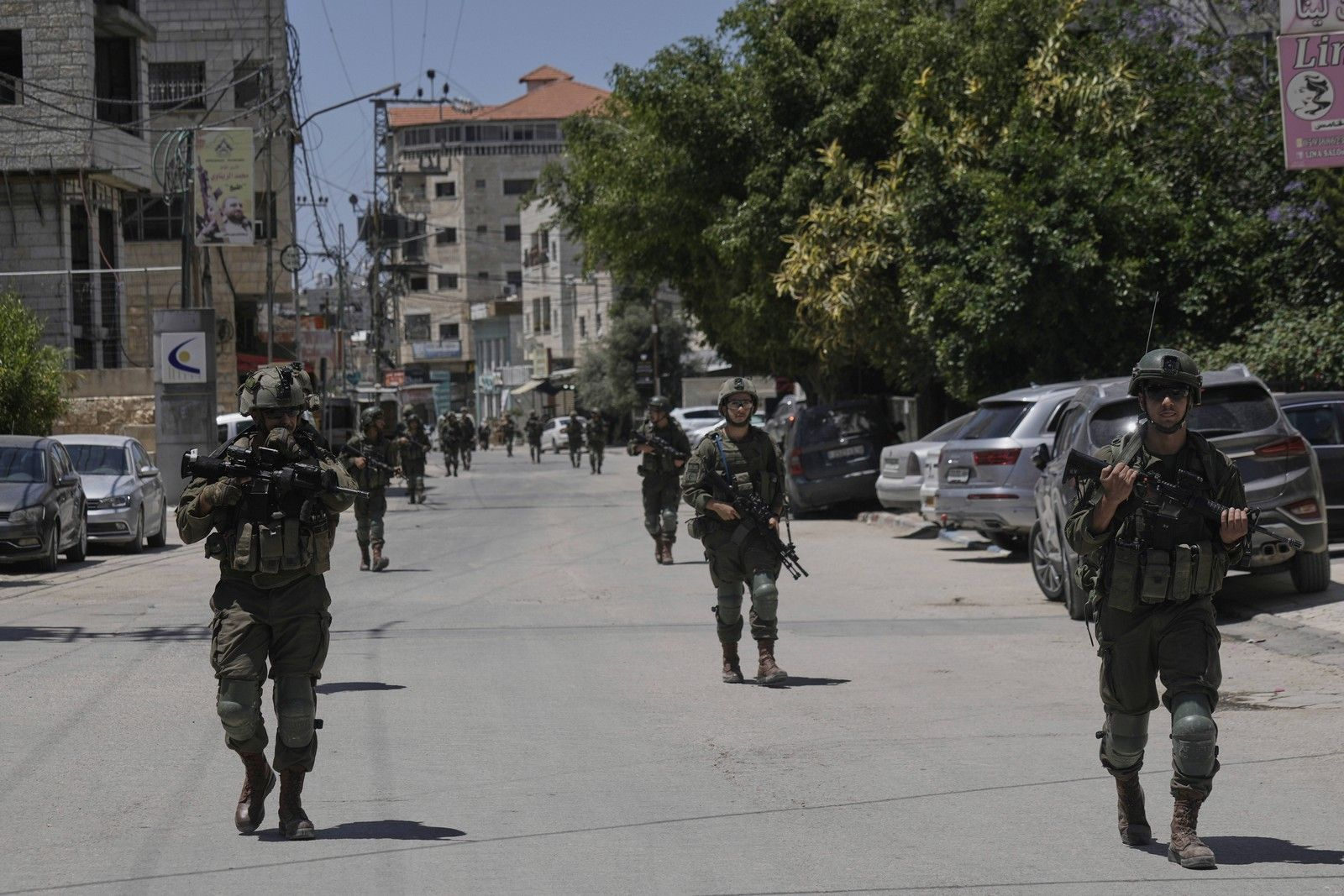 Παγκόσμια κατακραυγή για τα πυρά εναντίον διπλωματών στην Τζενίν