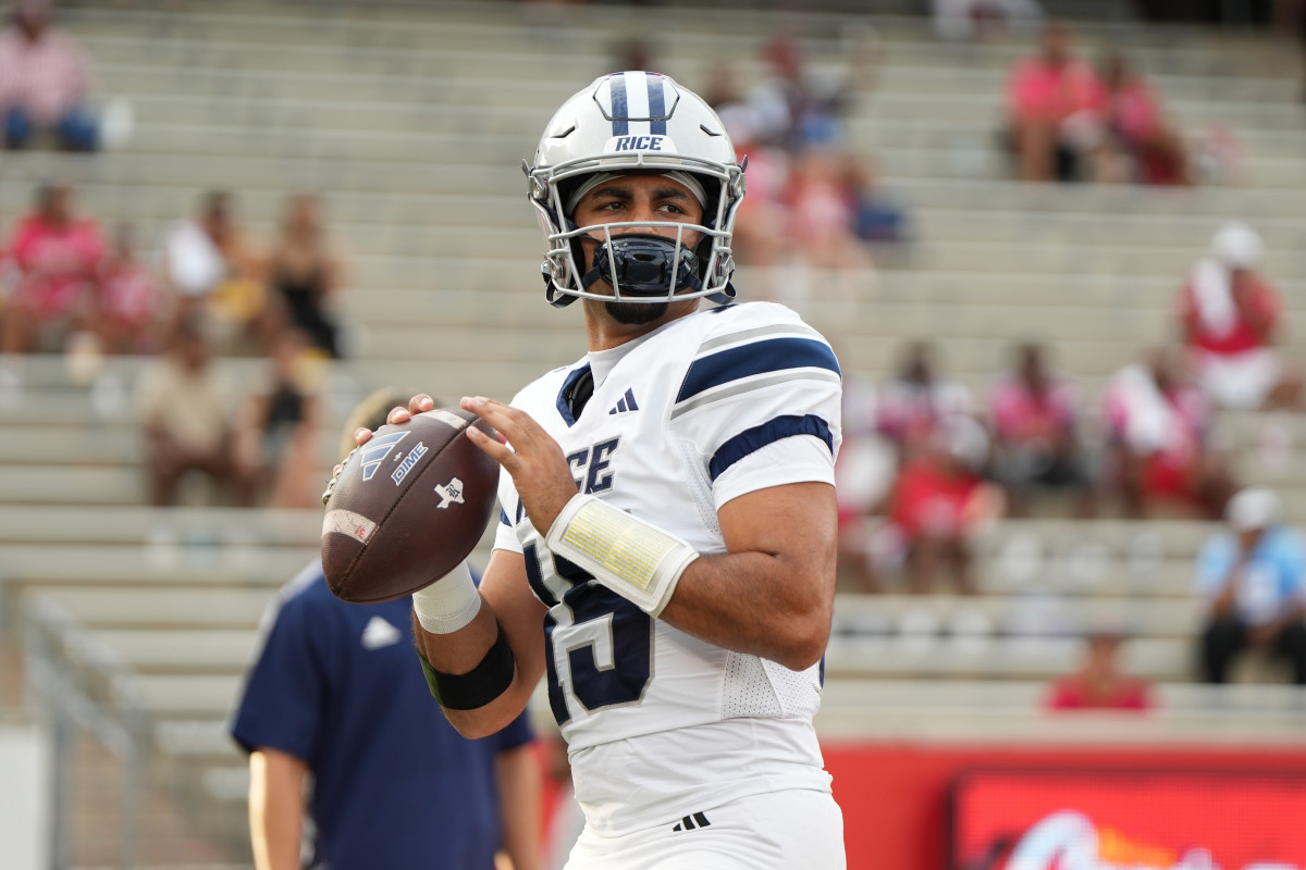 Major College Football Program Lands Third Transfer Portal QB