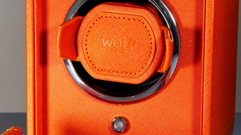 Wolf Cub watch winder review: the perfect watch winder for most people