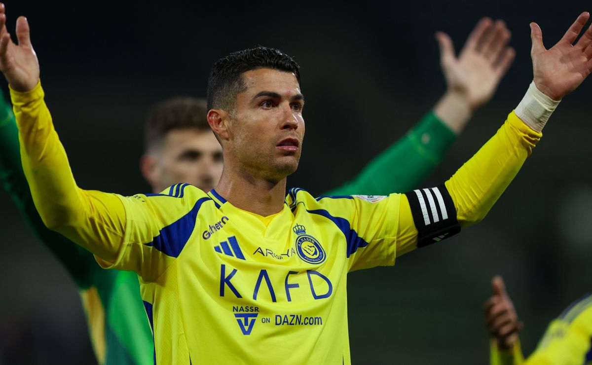 Video: Cristiano Ronaldo scores penalty and apologizes to Al Nassr fans