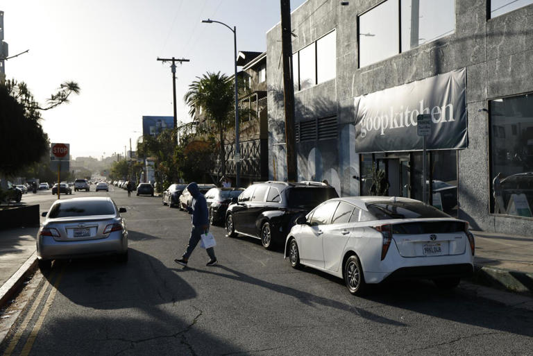 Ghost kitchen delivery drivers have overrun an Echo Park neighborhood ...