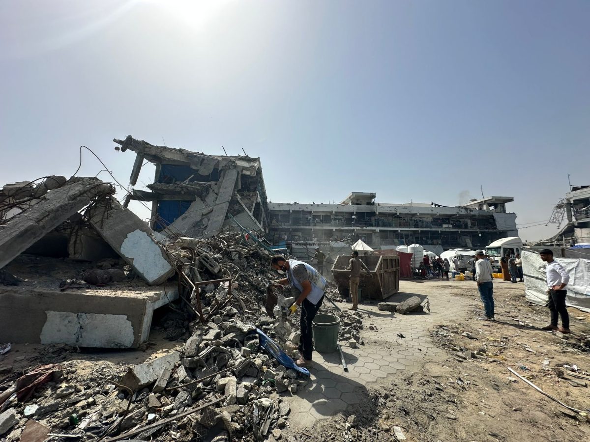 Checkpoints, looters, and warzones – the obstacles in the way of Gaza ...