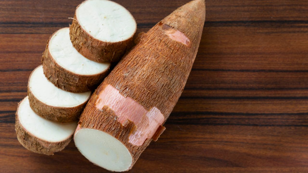 12 Everyday Foods That Become Toxic in Large Amounts