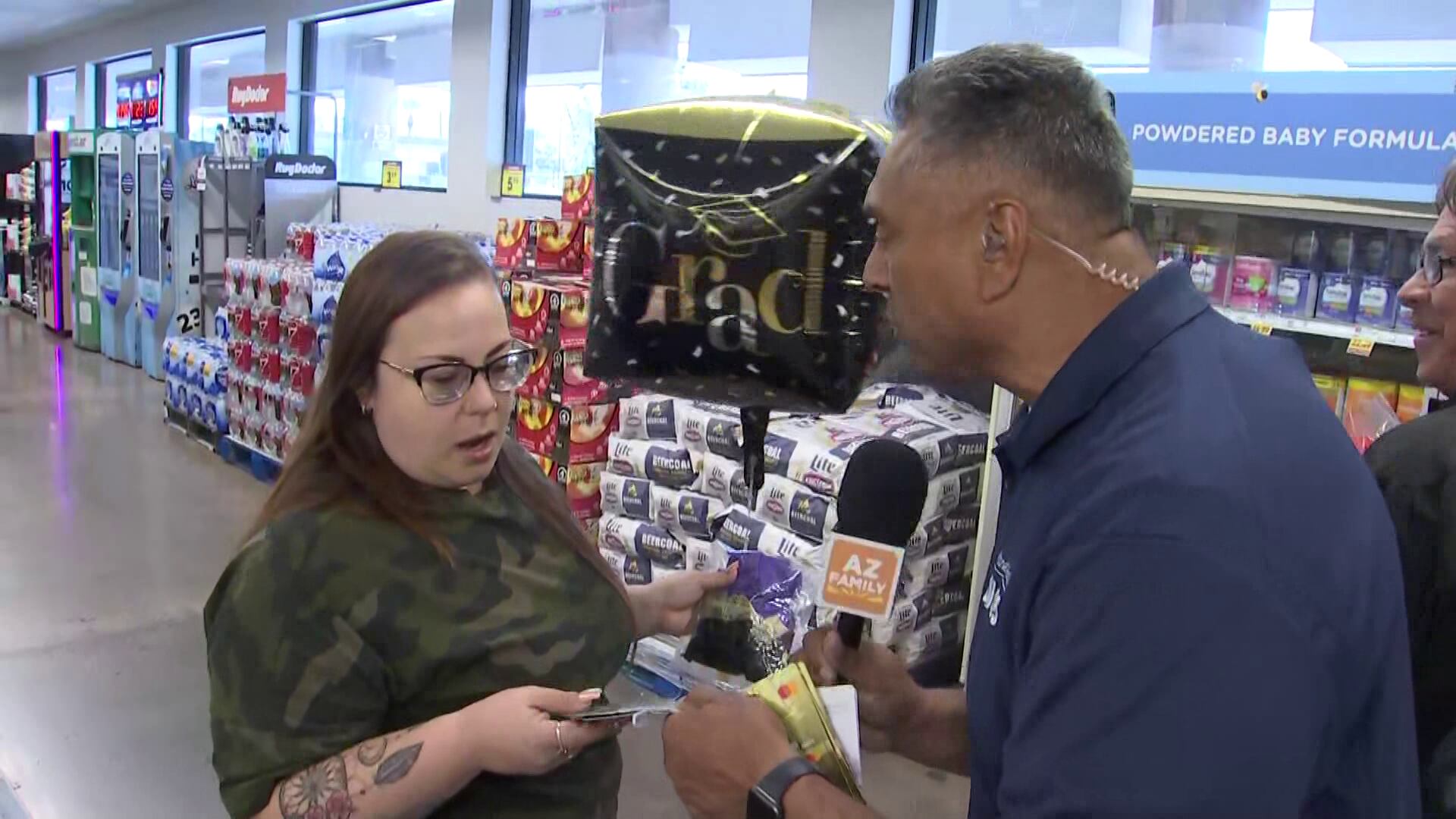 Surprise Squad hands out gifts cards to graduation shoppers in south Phoenix