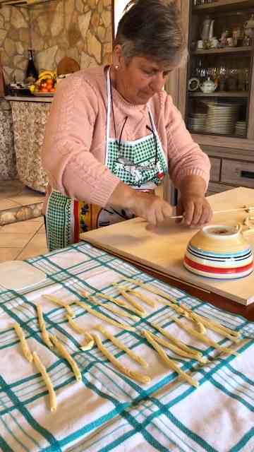 This is called Busa, and Signora Franca uses it to make Cavatelli pasta!