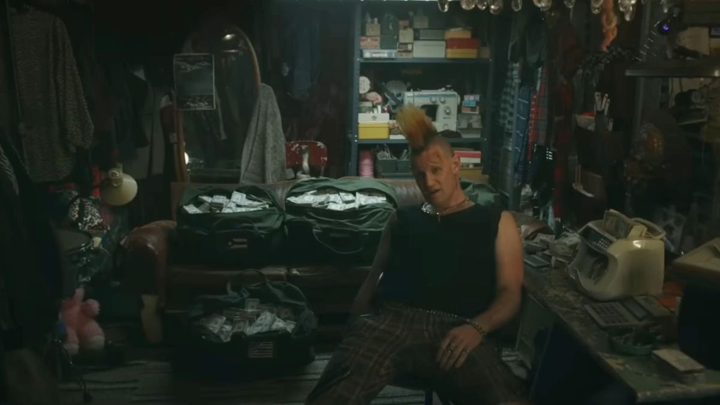 Matt Smith Rocks a Colorful Mohawk in CAUGHT STEALING Trailer