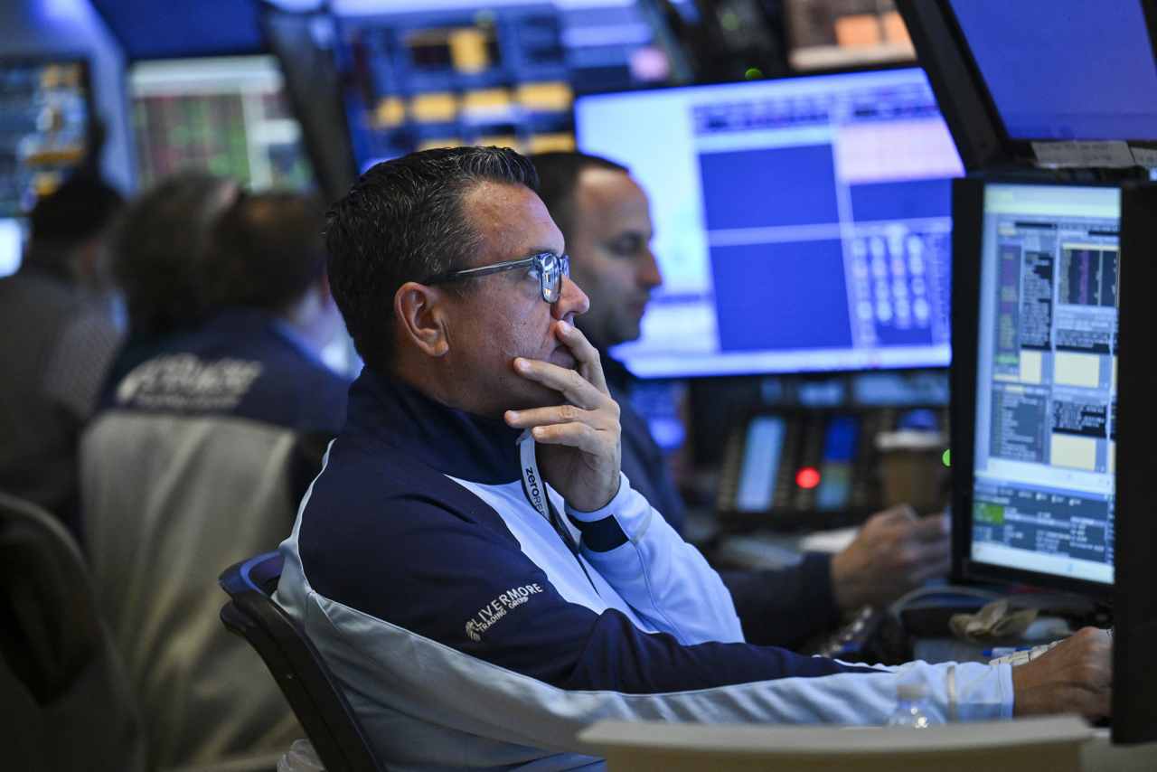 Global Bond Rout Worsens as 30-Year Yield Surges Past 5%. Government ...