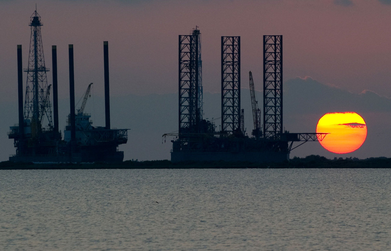 US crude oil stockpiles fall more than expected