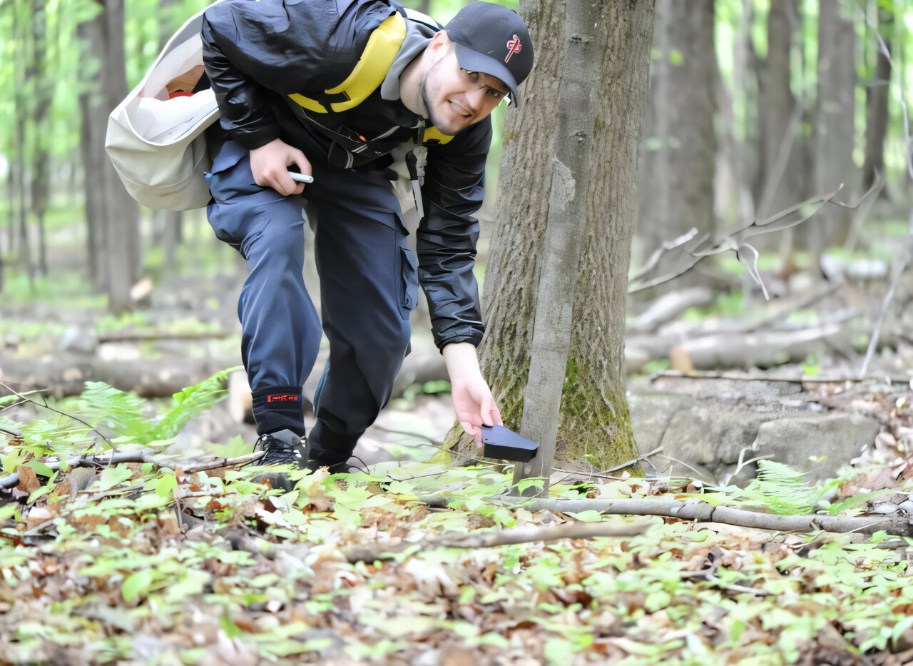 Mouse bait with tick pesticide cuts infected tick density by 39 percent ...
