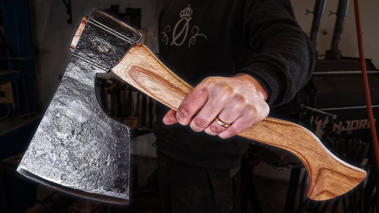 How I created a traditional Norwegian axe