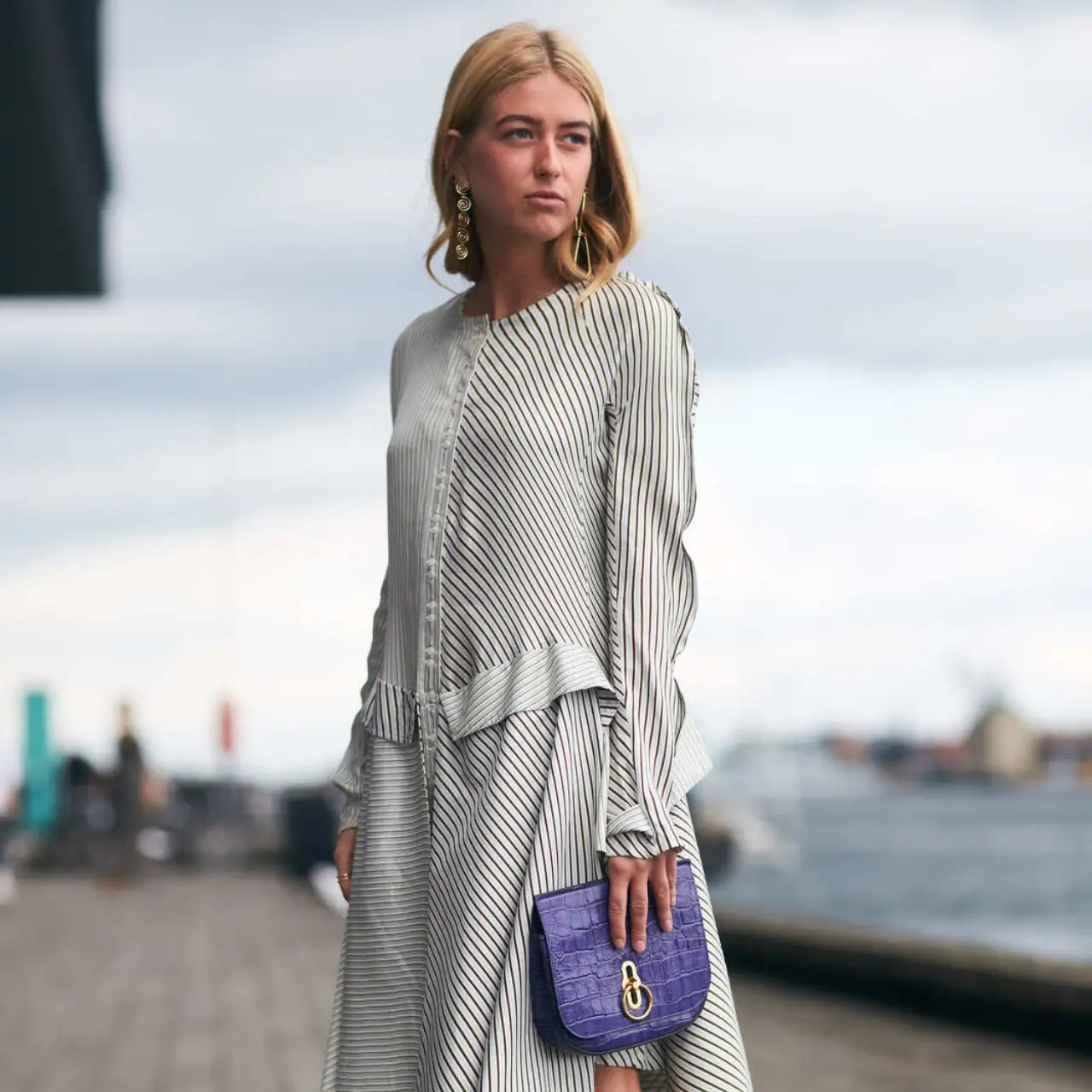 Crocs 'se refina' con sus sandalias de cuña con toque boho para el verano