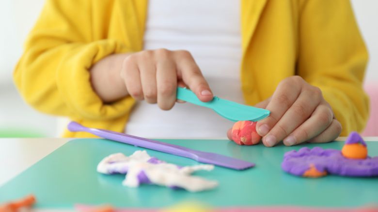 DIY modelína za pár korun a bez vaření: Vyrobte si oblíbenou hmotu jen ...