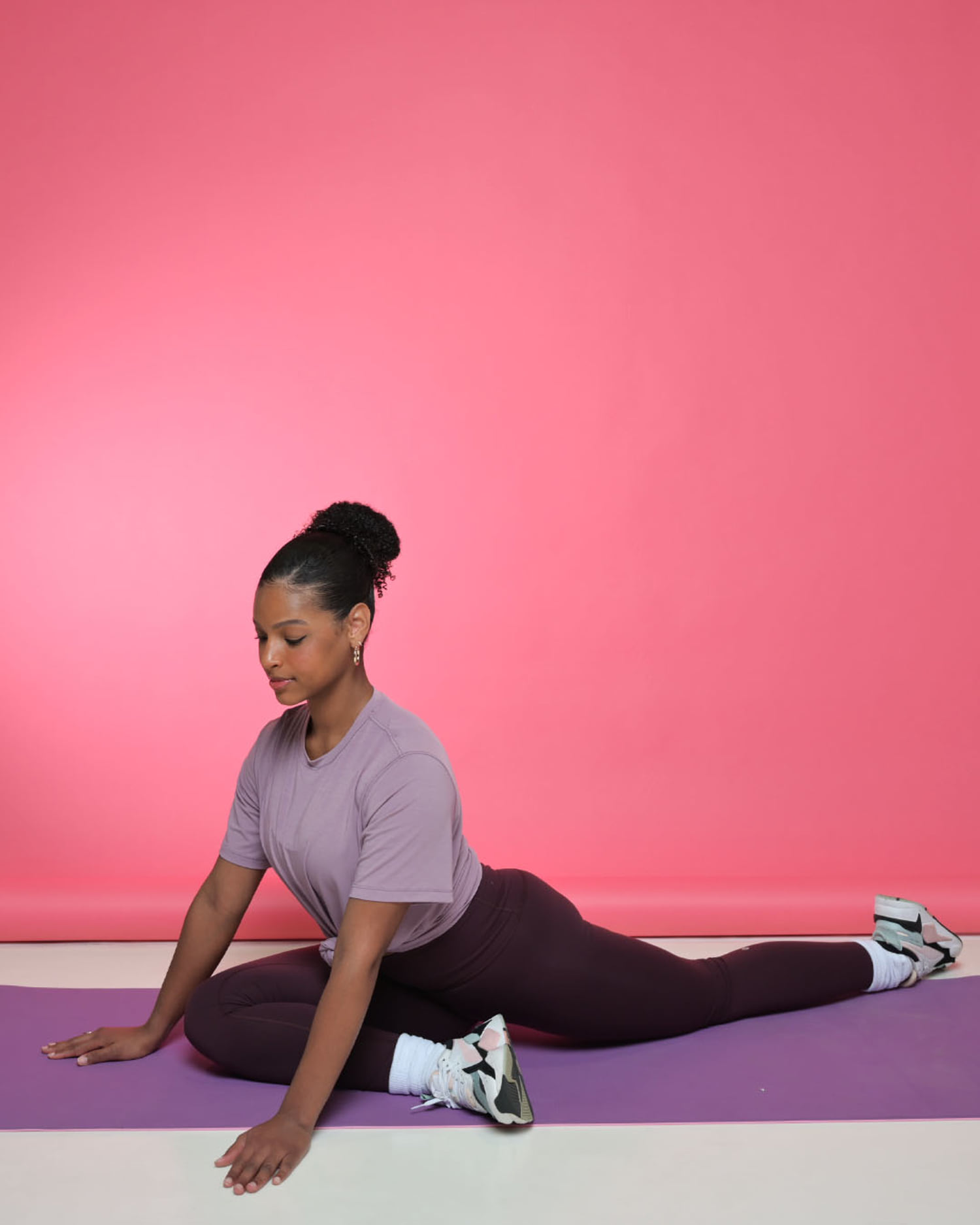 9 IT Band Stretches You Should Do Daily If You Walk or Run