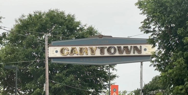 Carytown’s neon sign coming down to fix lighting issues