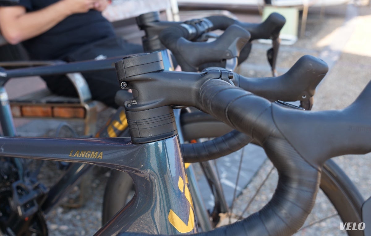 No More Rim Brakes or 105 (Mostly): How Do Pro Women's Team Bikes Stack ...