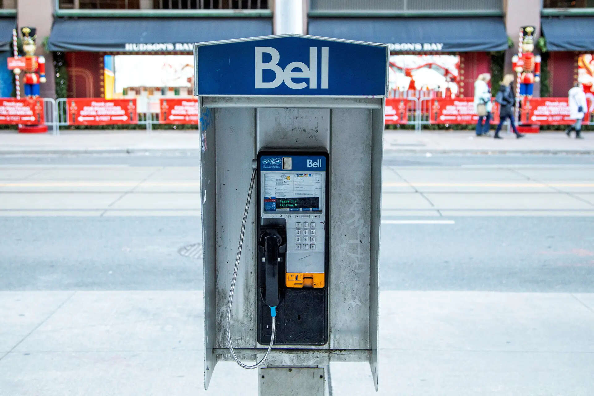 Massive Bell Canada outage leaves over 130,000 users in the dark, is ...