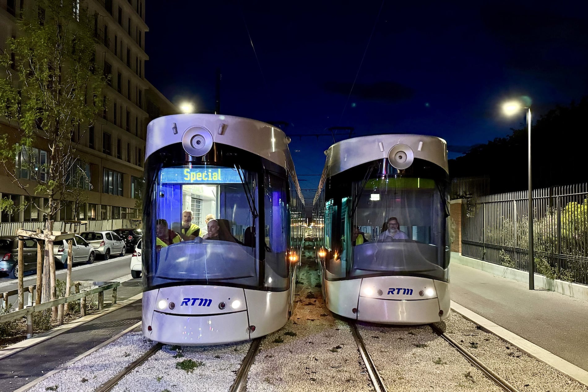 En images | Le tramway débute ses essais nocturnes entre Castellane et ...