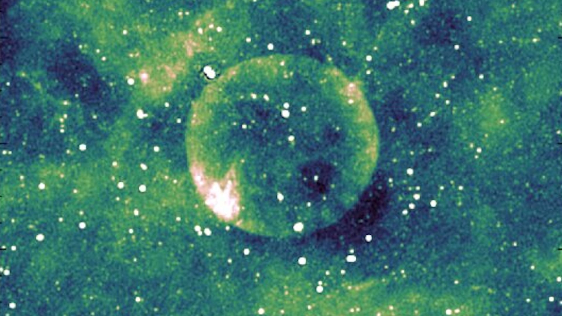 Astronomers spy puzzlingly 'perfect' cosmic orb with unknown size and ...